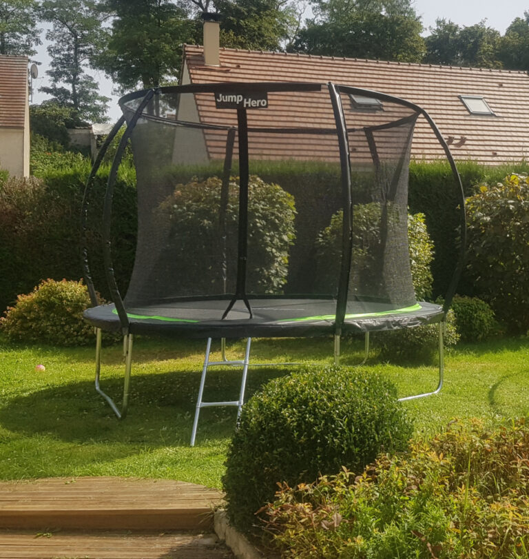 Kim Kardashian Weight, Height, Chest, Waist and Hip Measurements ...